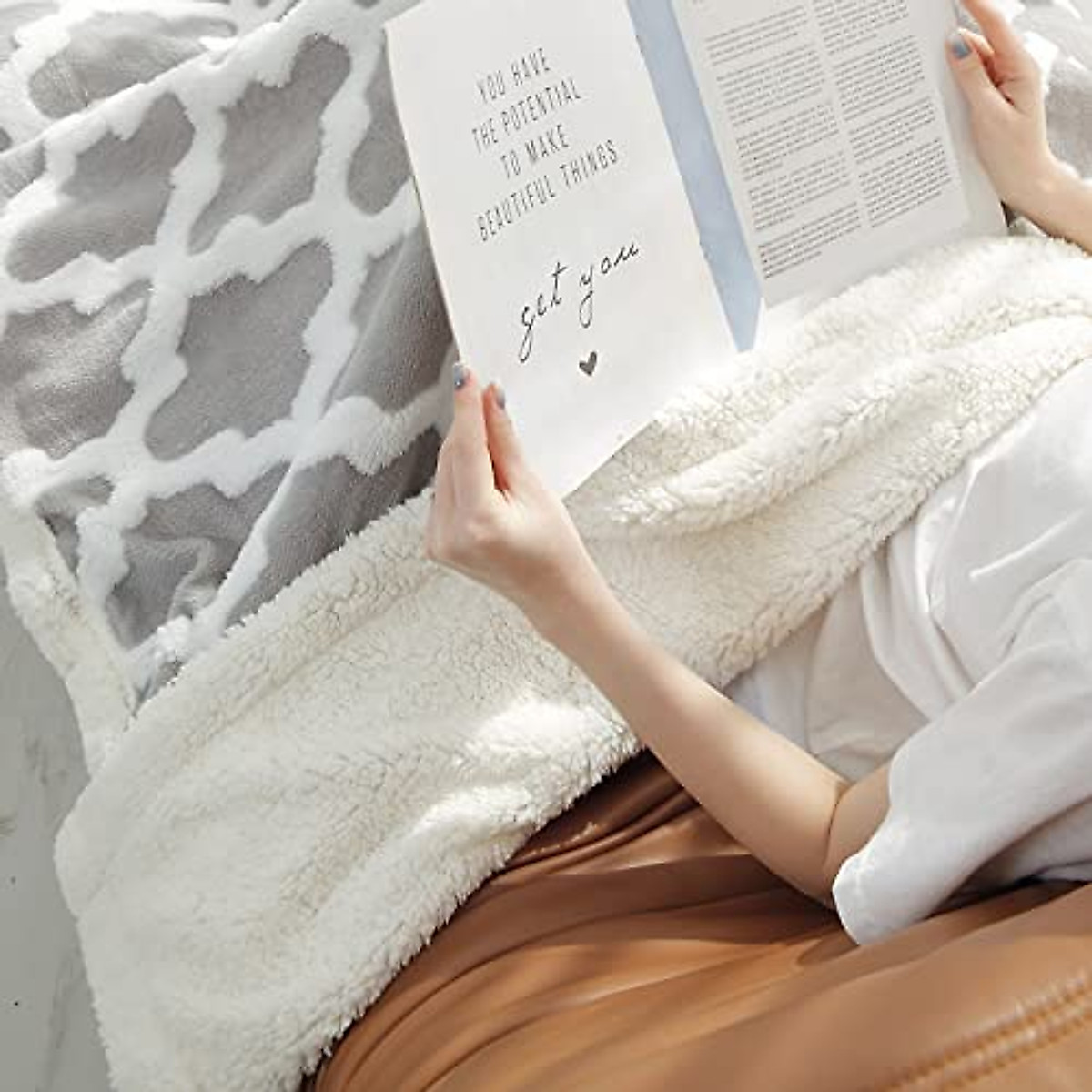 Soft Sherpa Shaggy Fleece Blanket Gray - Fuzzy Fluffy Super Soft Furry Plush Decorative Blanket Dual Sided Throw Size fit Couch Sofa Thick Warm Cozy Blanket, Quatrefoil Pattern 50x60 inches，420GSM