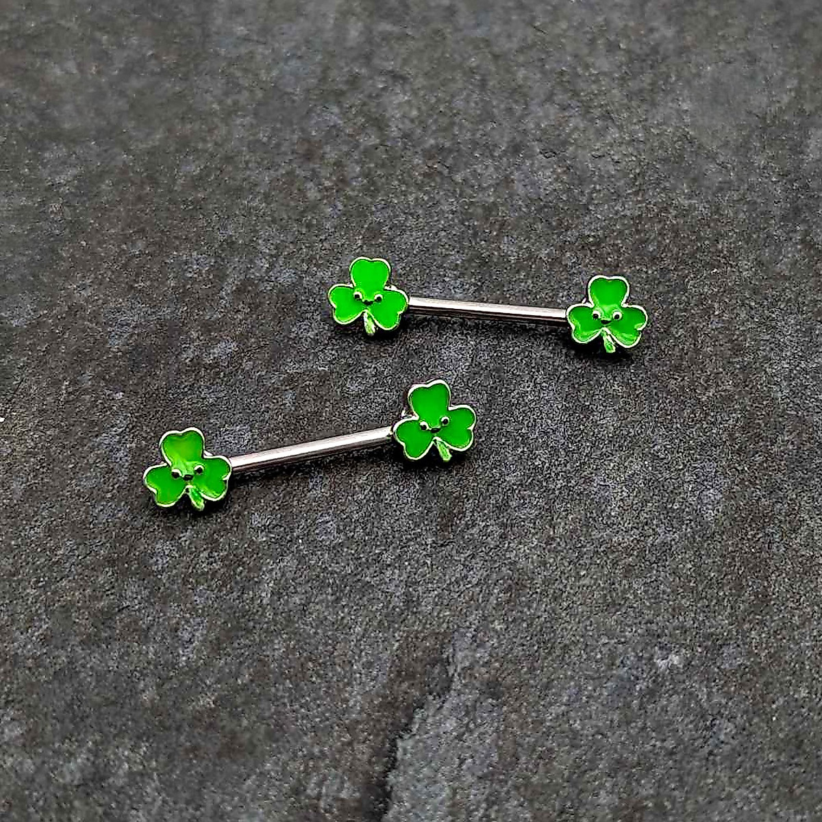 Body Candy 14G Womens Nipplerings Piercing Steel 2Pc Smile Shamrock St Patricks Mens Nipple Ring Set 9/16"