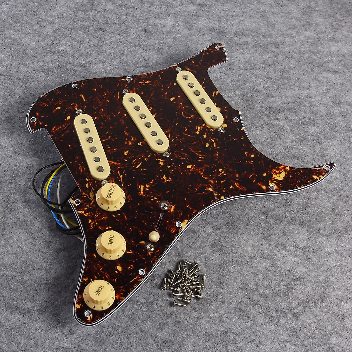 FLEOR Alnico 5 Prewired Strat Pickguard 3 Single Coil Pickups Loaded Electric Guitar Pickguard-Brown Tortoise Shell