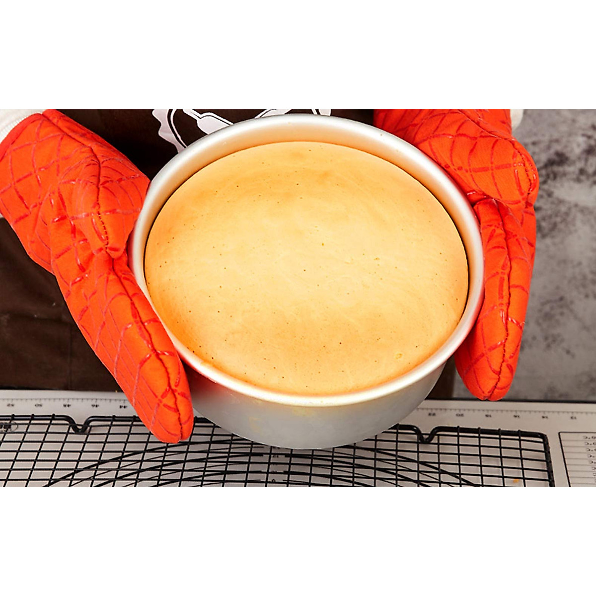 Tosnail 2 Pack 10" x 3" Round Aluminum Cake Pan with Removal Bottom