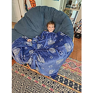 Maccabbee Collection by Décor&More Microplush Holiday Throw Blanket (60" x 50") - Hanukkah Menorah