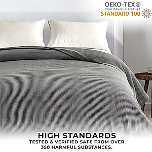 Great Bay Home 100% Cotton Light Grey Waffle Weave Twin Blanket | Lightweight and Breathable | Soft Versatile Grey Bed Blanket | Perfect for Layering Cotton Blanket | Hazel Collection