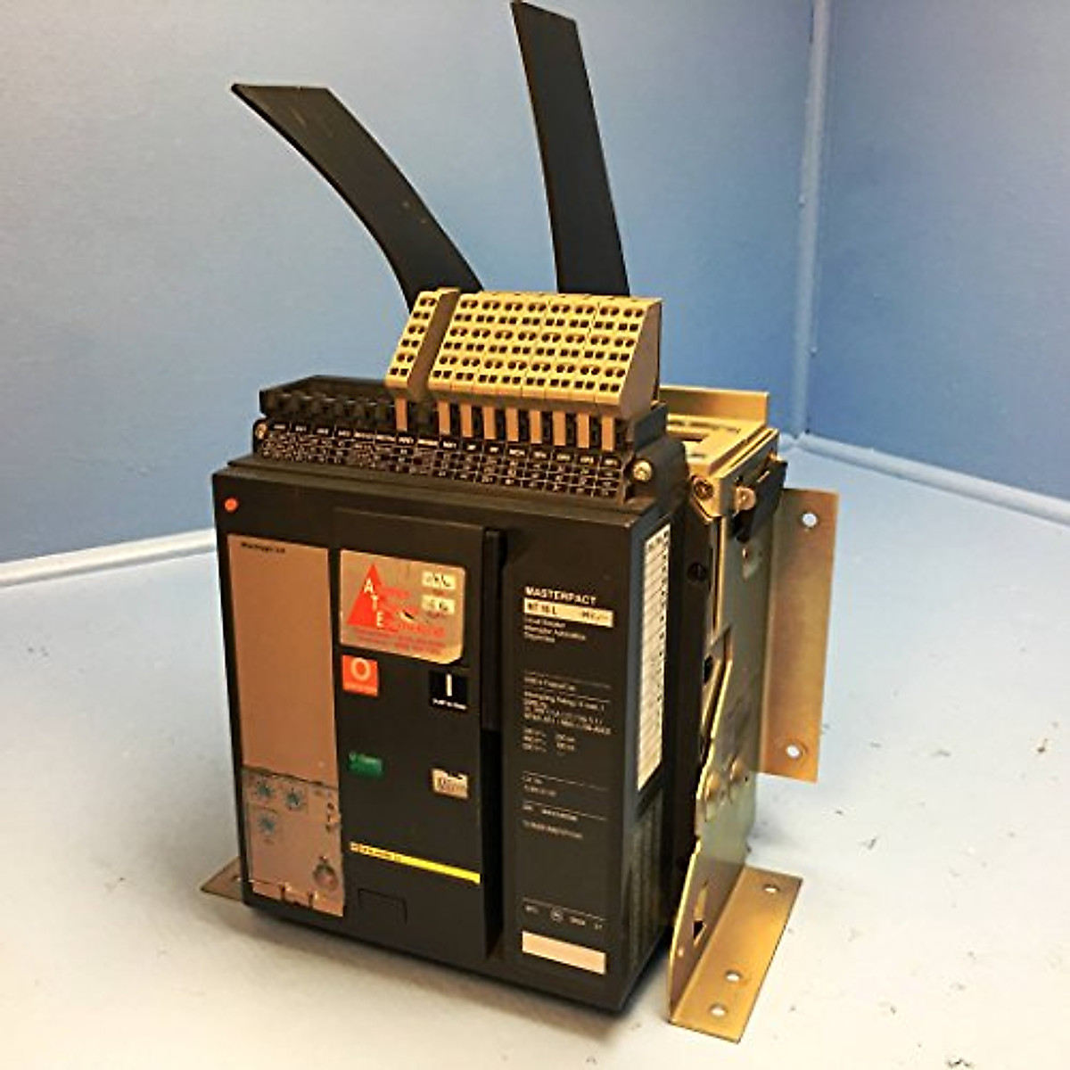 Square D NT16L 1600A Masterpact EO Circuit Breaker 12-804131-00 2 Shunt 1600 Amp