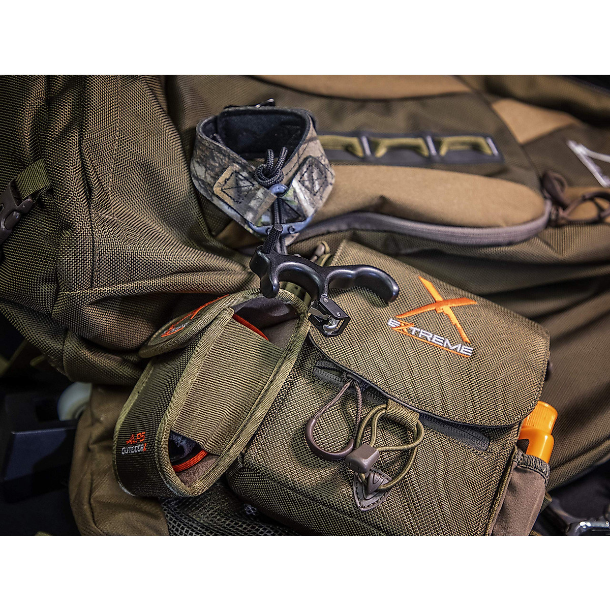 Scott Archery Longhorn Hunter Release Camo, 3 Finger