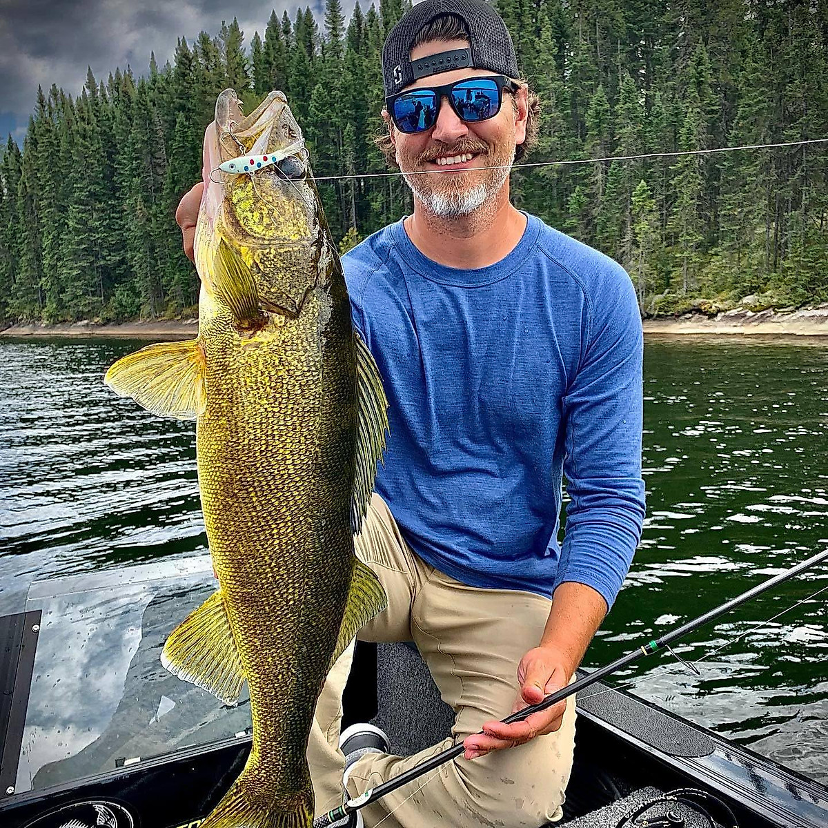 Northland Fishing Tackle Puppet Minnow Darting Fishing and Ice Fishing Lure for Walleye, Pike, Trout, and Panfish, UV Green Perch, 1/4 Oz, 1/Cd