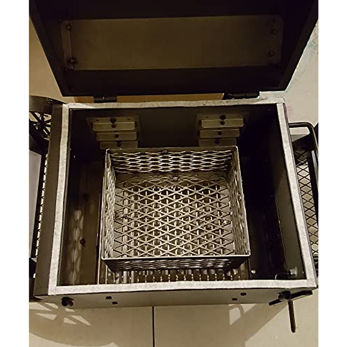 Brinkmann Trailmaster Hybrid Charcoal Basket - Vertical or Horizontal (fire Box Basket) Hybrid