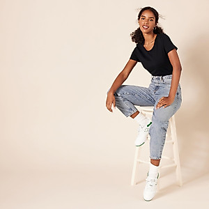 Amazon Essentials Women's Classic-Fit Short-Sleeve Crewneck T-Shirt, Pack of 2, Black, Medium