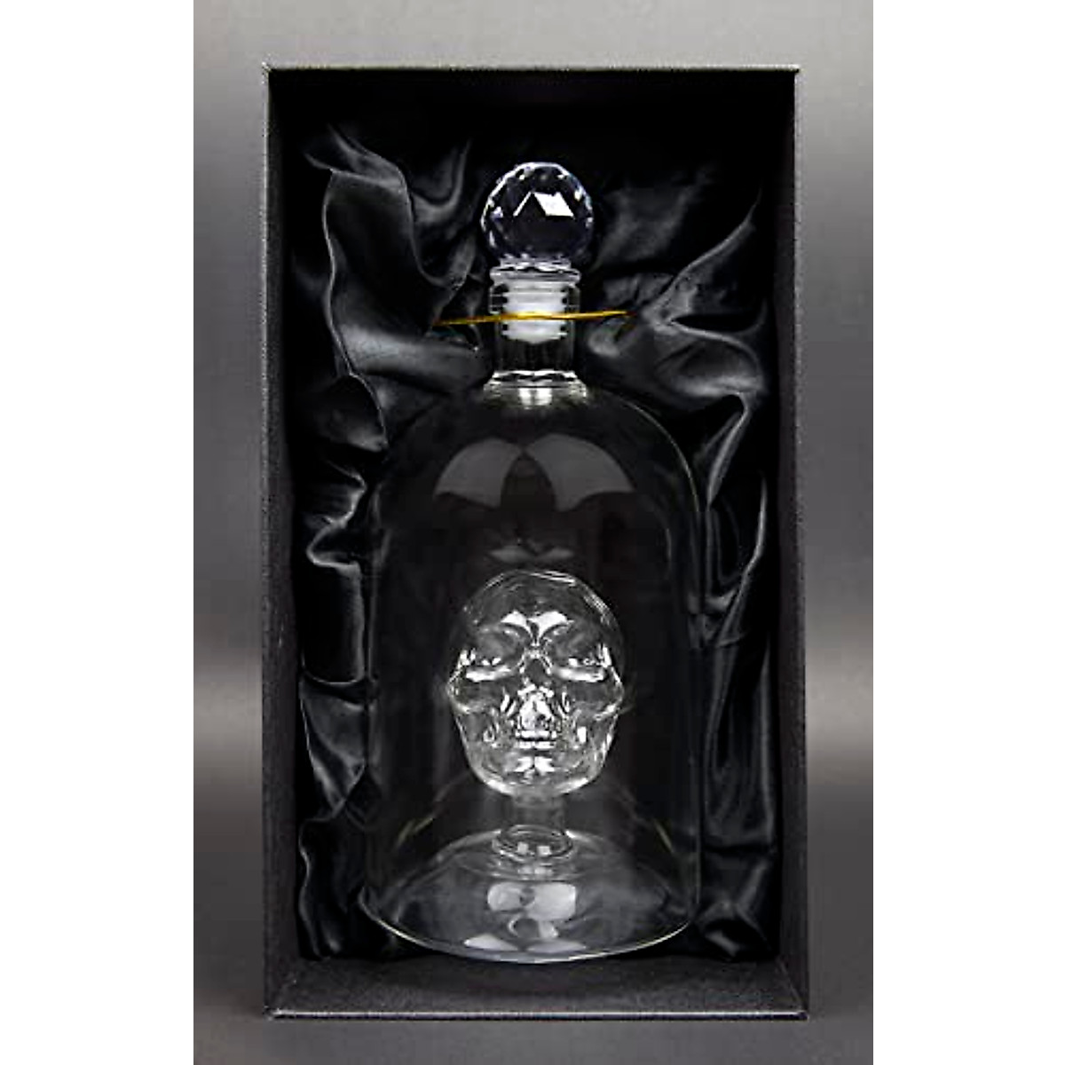 Kobi & Knight Premium Skull Decanter - Handmade Skull Whiskey Decanter with Airtight Stopper - Borosilicate Glass Skull Decanter - Thick Vodka, Rum, Gin, Tequila Bottle - 25fl oz / 750ml Skull Barware