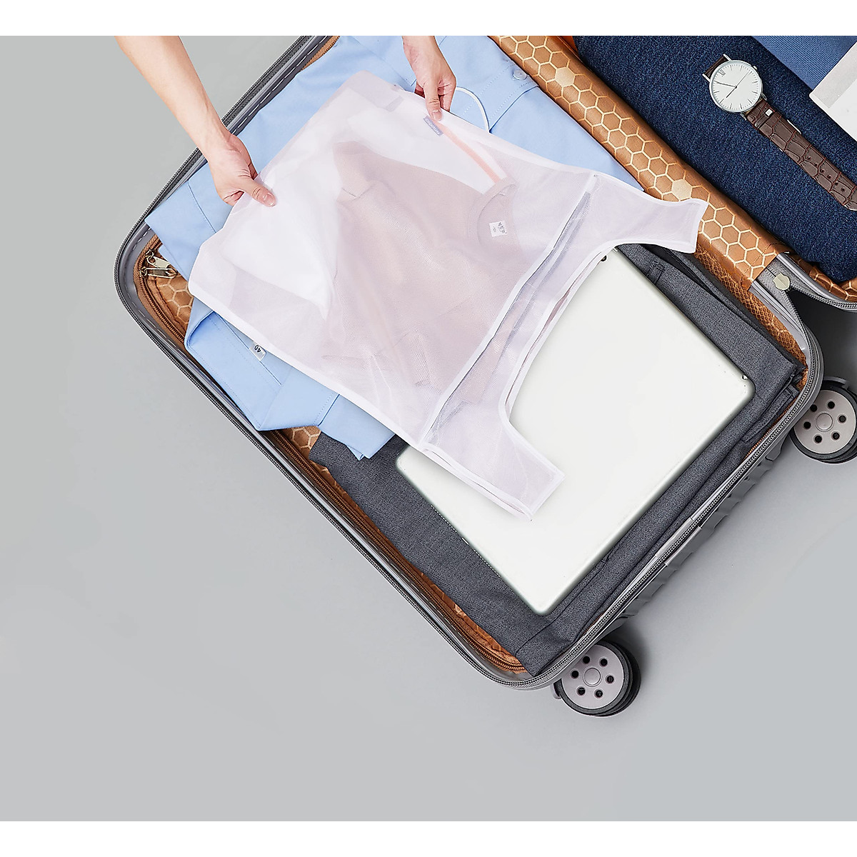 Mesh Laundry Bag Hanging Laundry Hamper Travel Laundry Bag, Machine Washable Dirty Clothes Organizer with Handles,Collapsible Clothes Bag for Travel, Campand Fitness beach