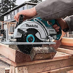 Makita XSR01PT-R 18V X2 (36V) LXT Brushless Lithium-Ion 7-1/4 in. Cordless Rear Handle Circular Saw Kit with 2 Batteries (Renewed)