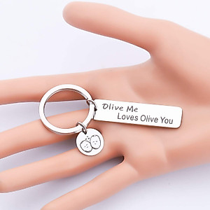 CENWA Funny Food Pun Gift Olive Me Love Olive You Keychain Valentines Day Gift Anniversary Day Jewelry (Olive Me K)
