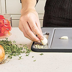 4 in 1 Defrosting Tray for Frozen Meats, Meat Defroster with Stainless Steel Finger Guard Included, Aluminum Meat Thawing Board, Thawing Tray for Frozen Meats, Thawing Tray, Thawing Plate