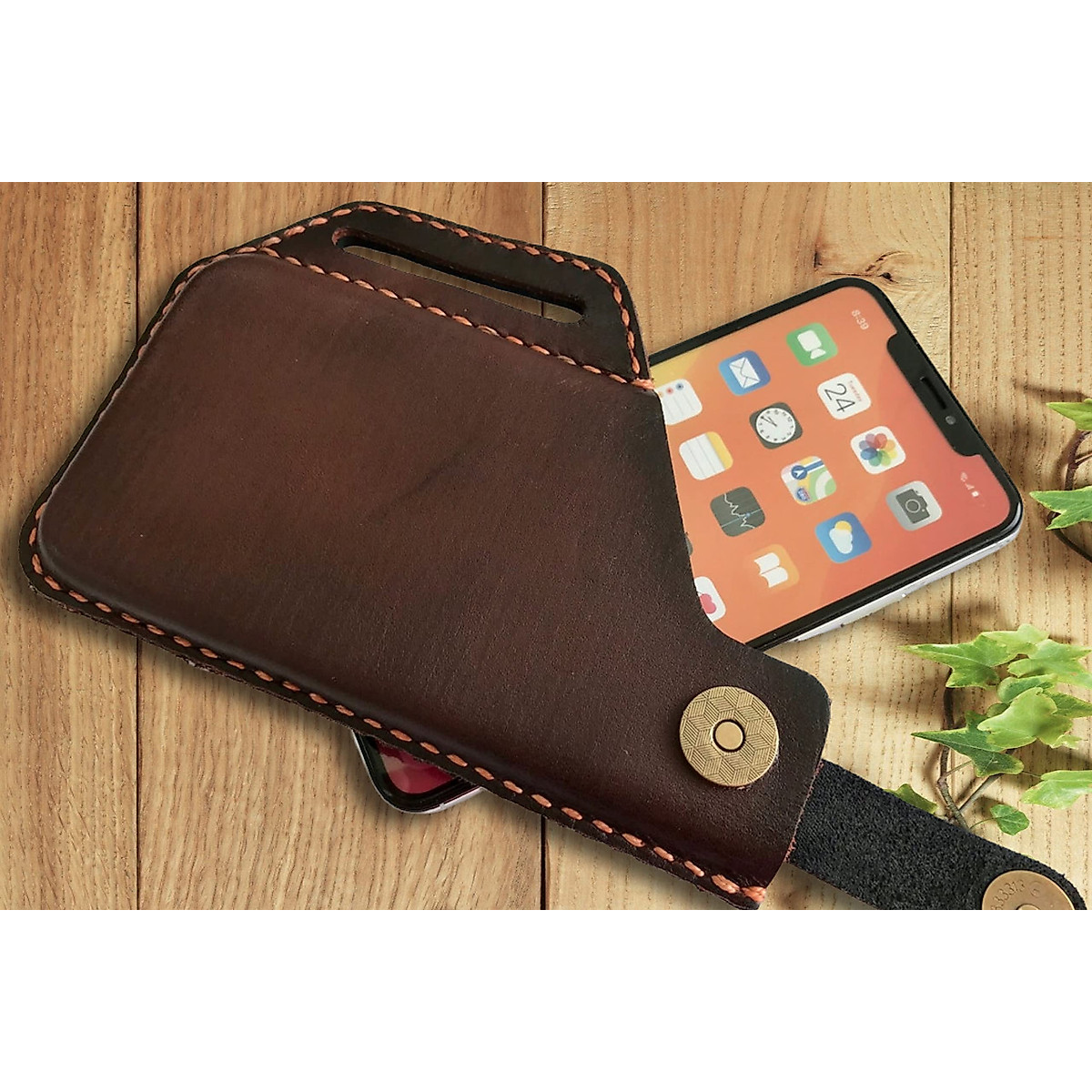 Case for iPhone 5 13 Pro Max, made of genuine leather with a belt clip (iPhone XR)