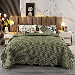 VINILITE Soft Reversible Quilt Set Queen Size, 3 Piece Microfiber Checkered Patchwork Quilted Bedspread Coverlet Bedding Set for All Season with 2 Pillow Shams, Leaf Plant Pattern Stitching, Green
