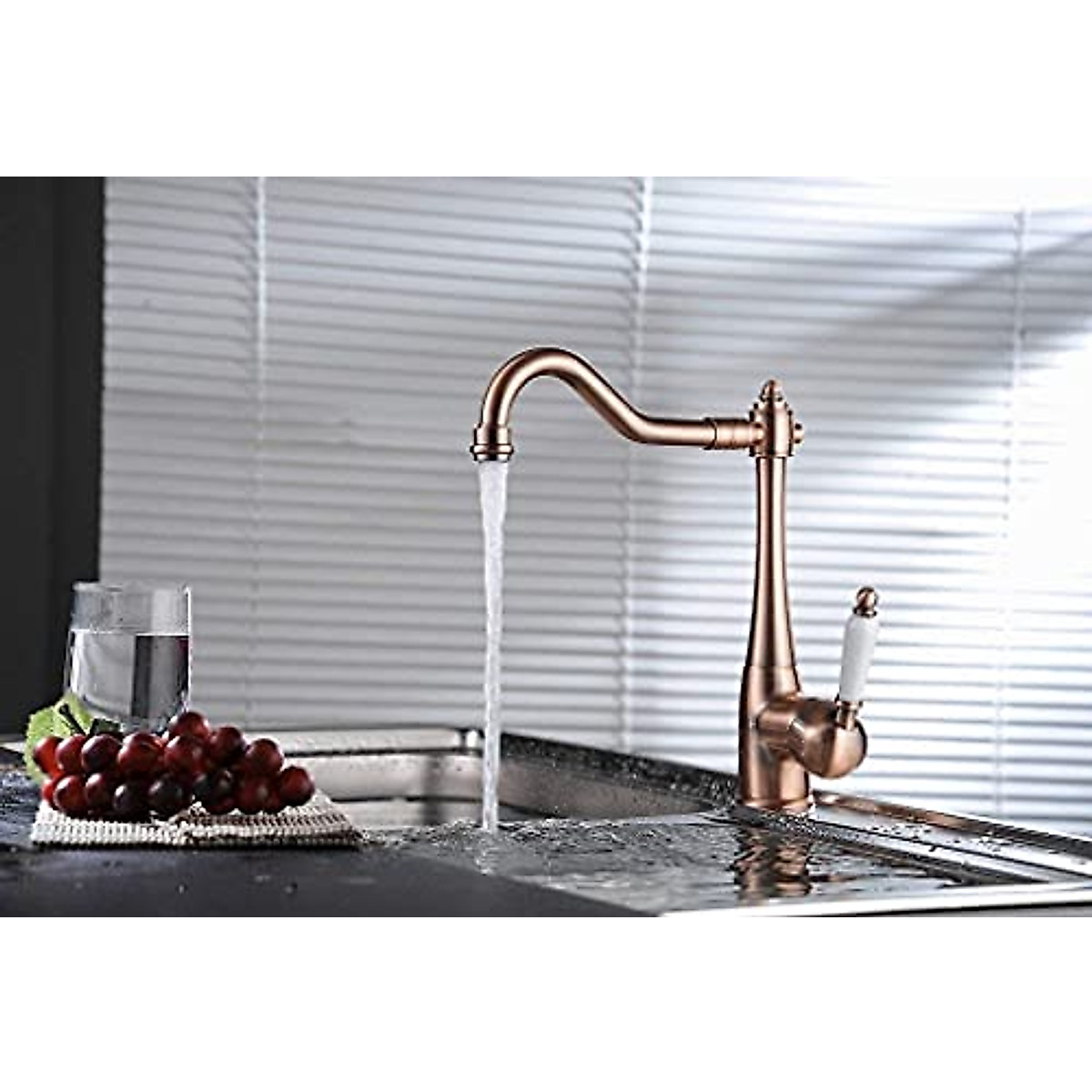 Kitchen Faucet Copper Bar Faucet 360 ° Swivel Single Handle Traditional Period Single Ceramic Lever Kitchen Sink Faucet Antique Mixer Tap One Hole Wet Bar Sink Faucet Victorian Commercial