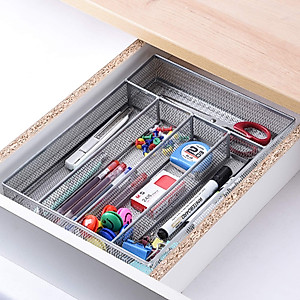 Flatware Organizers 5 Compartments, Metal Mesh Kitchen Utensil Drawer Cutlery Tray with 4 Foam Feet, Silver