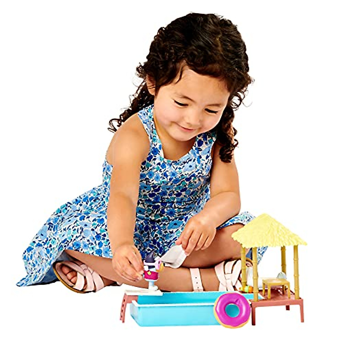 Bluey Pool Playset and Figure, 2.5-3 inch Articulated Figure and Accessories