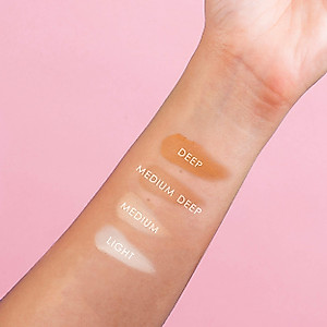 Winky Lux Diamond Complexion Powder, Compressed Matte Foundation With Powdered Diamonds for Flawless Airbrush Effect, Blurs Pores and Fine Lines, 8g, Light