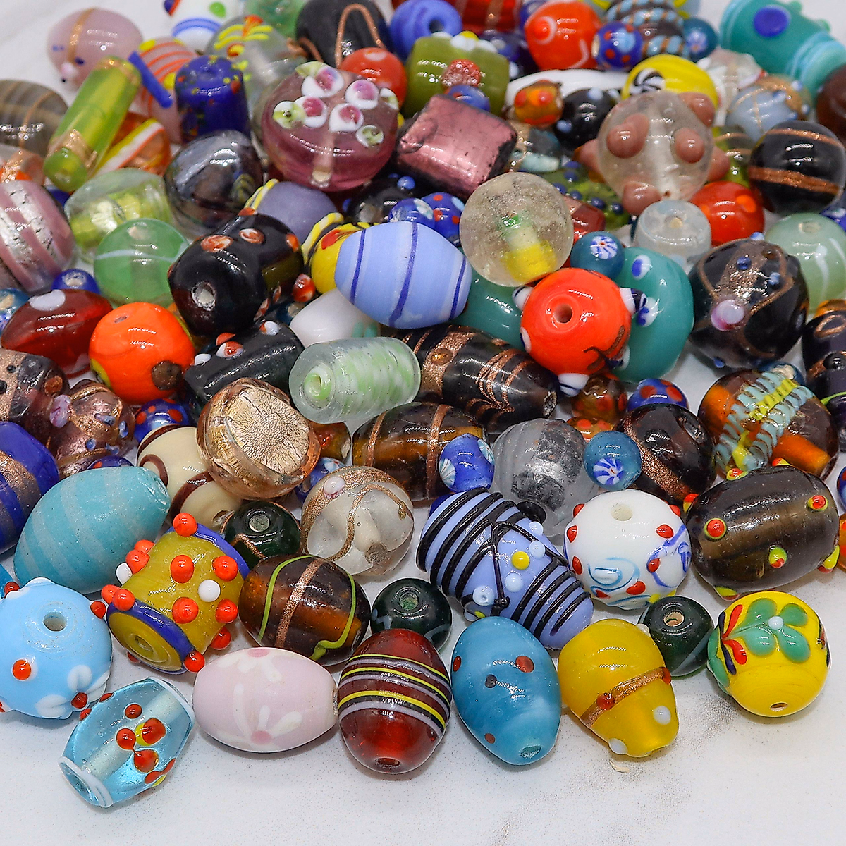 Fun-Weevz Assorted Glass Beads for Jewelry Making Adults, Bulk Glass Beads for Crafts, Lampwork Murano Bead Mix for Bracelets and Necklaces,Crafting Beads Supplies Kit, Large & Small Beads