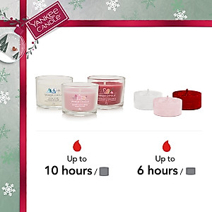 Yankee Candle Advent Calendar 2022 Book | Scented Candles Gift Set | 12 Filled Votives, 12 Tea Lights and 1 Tea Light Holder | Snow Globe Wonderland Collection for Women