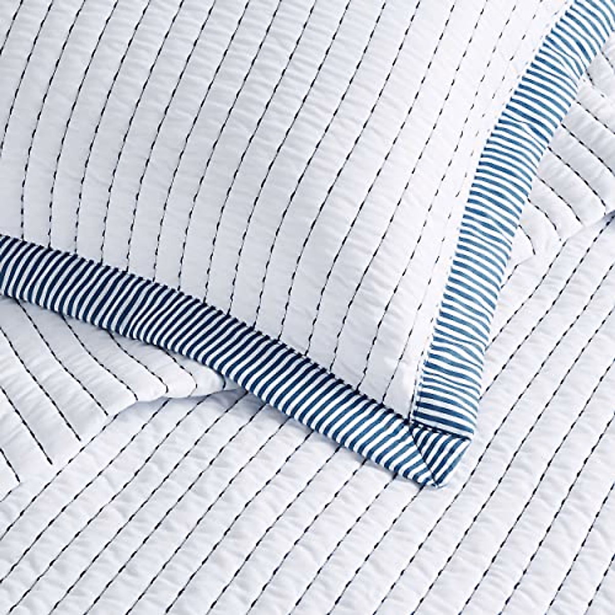 Bedsure White Quilt Queen Size - Lightweight Soft Quilt Bedding Set for All Seasons, Bedspreads & Coverlets, Corduroy Pattern Quilt Set, White and Royal Blue, 3 Pieces with 2 Pillow Shams