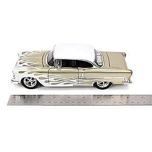 Big Time Muscle 1:24 1955 Chevy Bel Air Die-Cast Car, Toys for Kids and Adults(White/Gold Flames)