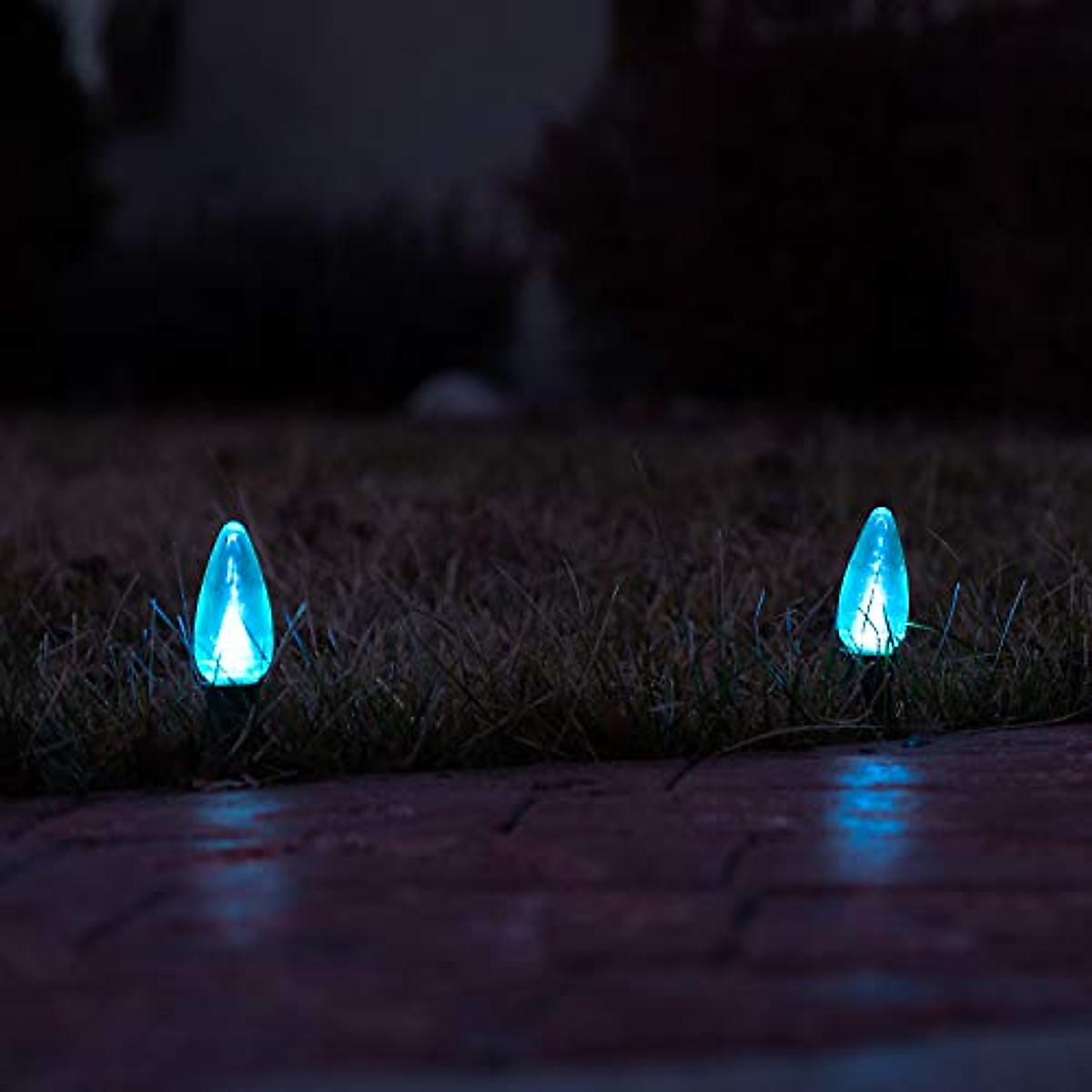 Holiday Lighting Outlet Christmas Light Stakes | Universal 5-Inch Outdoor Light Stakes for C9 or C7 Light Sockets | Improved Break-Resistant Design | for Use On Lawn or Pathway | Pack of 25