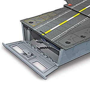 Matchbox Top Gun: Aircraft Carrier Play Set Gift Idea for Ages 4 to 8 Years with Top Gun Boeing F/A 18 die-cast Jet