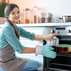 Silicone Lids Extra Large Teal Set of 6 Sturdy Suction Seal Covers. Universal fit for Pots, Fry Pans, Cups, and Bowls 5" to 12". Natural grip handles interlock for easy use and storage. Food Safe.