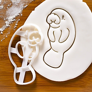 Cute Manatee cookie cutter, 1 piece - Bakerlogy