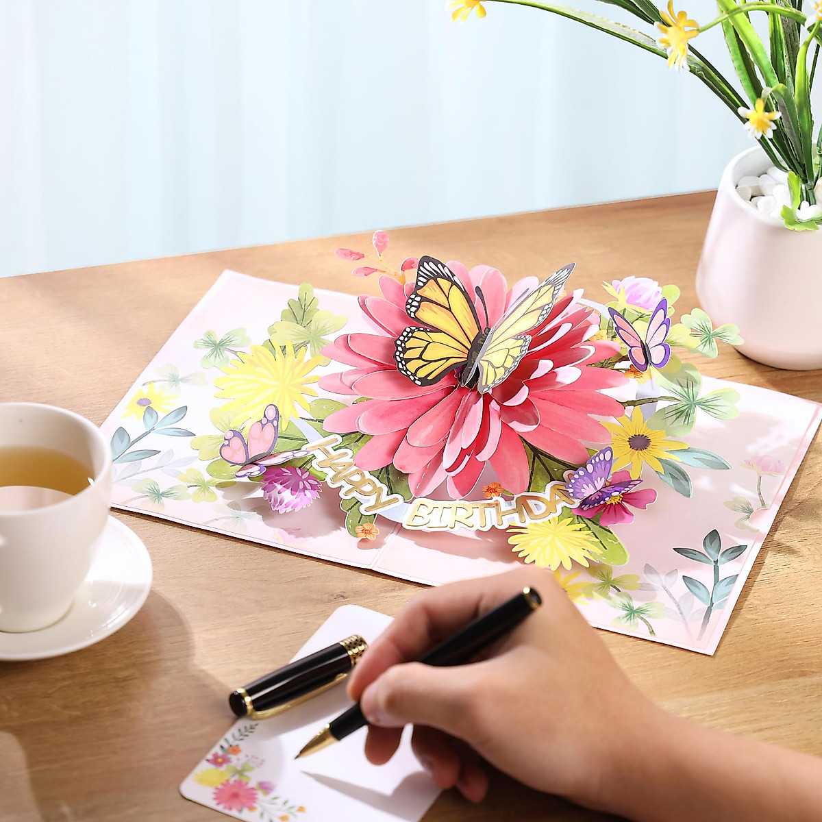 Pop Up Birthday Cards For Women&Wife, Beautiful Flowers and Monarch Butterfly, Elegant, Floral 3D Happy Birthday Greeting Cards, Ideal Gift for Mom, Sister, Her, Grandma, Aunt, Daughter, Stepmother