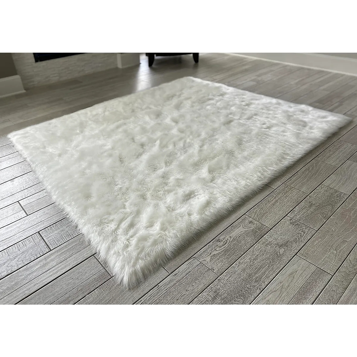 LAMBZY Super Soft Fluffy Faux Fur Sheepskin Rug for Bedroom Floor Sofa Living Room High-Density Plush Shaggy Carpet Sofa Cover Bedside Square Rug (8', White)
