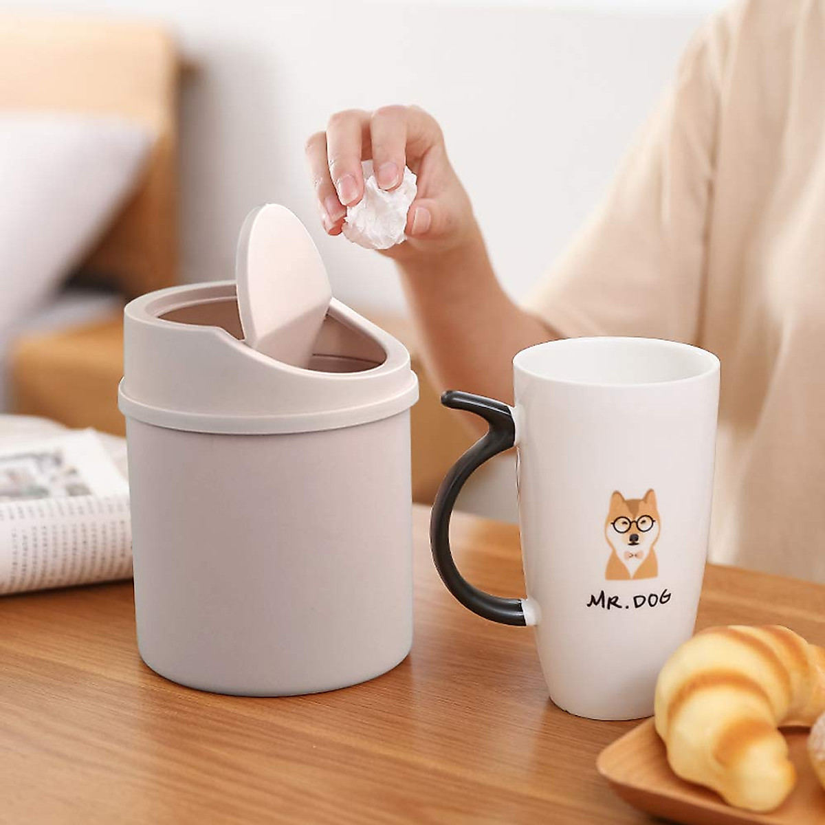 Fiazony Plastic Tiny Waste Bin, Desktop Mini Trash Can with Swing Lid, Pink