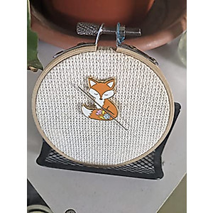 Forest Fox Needle Minder