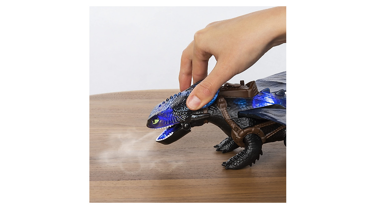 Giant Fire Breathing Toothless Action Figure - Dreamworks Dragons