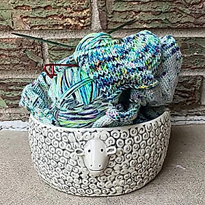 FGYZYP Resin Yarn Bowl, Sheep Knitting Bowl, Decorative Yarn Ball Holder, Handmade Craft Knitter Storage Supplies Organizer Crocheting Accessories for Mothers Day Christmas Day Gifts
