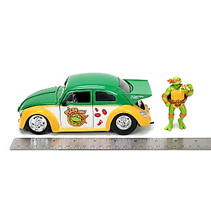 Jada Teenage Mutant Ninja Turtles 1:24 1959 Volkswagen Drag Beetle Die-cast Car & 2.75" Michelangelo Figure, Toys for Kids and Adults (33741)