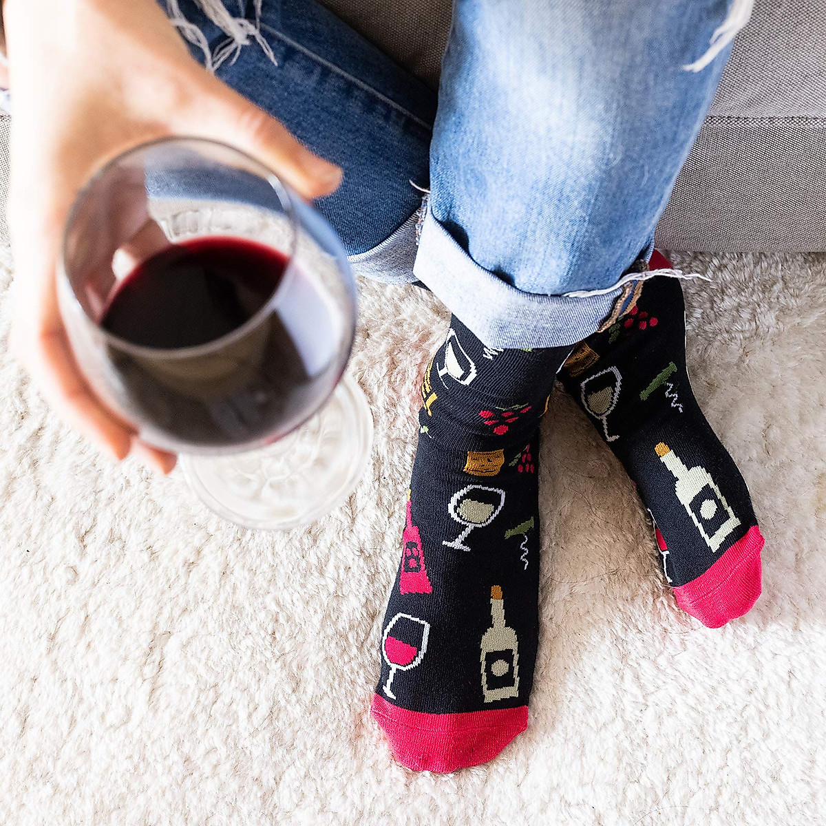 Lavley If You Can Read This, Bring Me Funny Socks - Novelty Gifts for Men, Women and Teens (US, Alpha, One Size, Regular, Regular, Bring Me Wine (Red Wine))