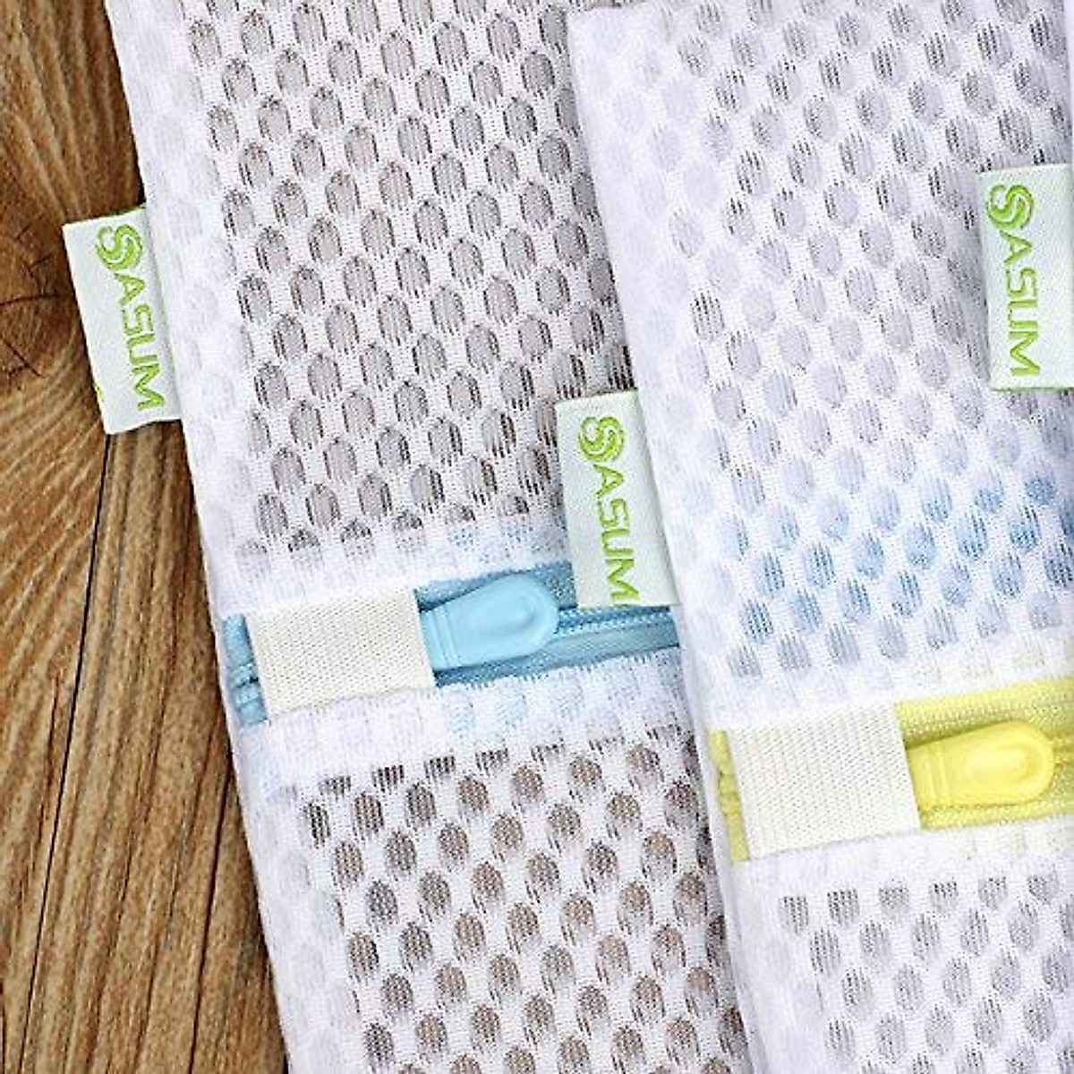 Laundry Bags, SASUM LIFE 3 Pack Zippered Mesh Polyester Wash Bags Premium Durable White for Jeans, Lingerie,Socks,Bra Sweaters, Coats in Washing Machine & Drier (Beehive)