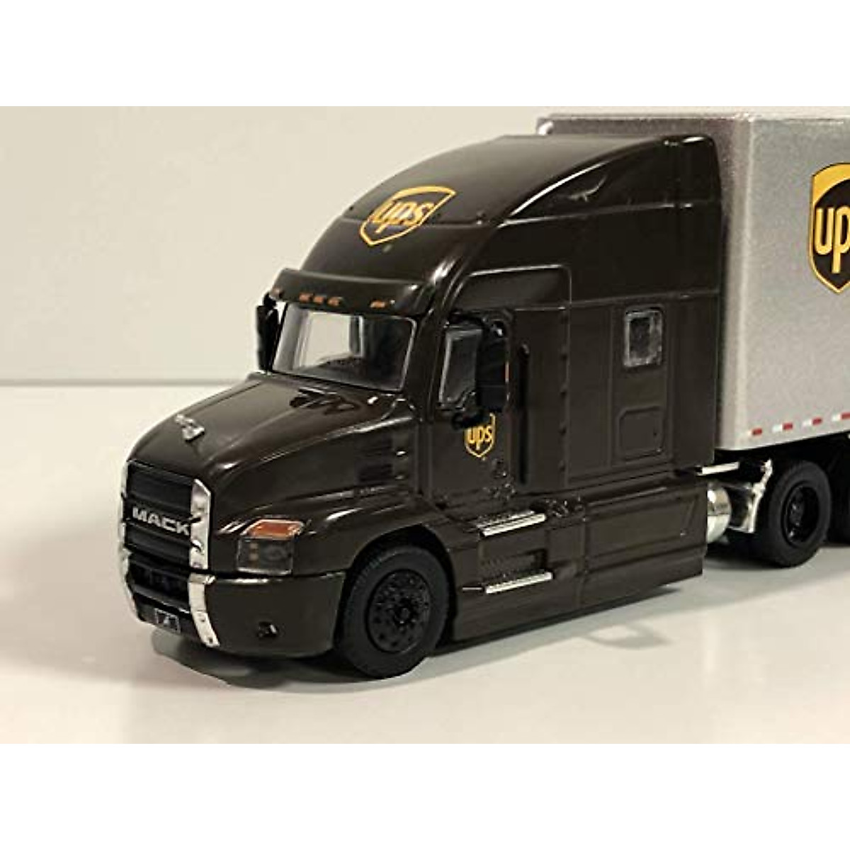 Mack 1/64 2019 Anthem Semi w/ Box Trailer, United Parcel Service (UPS), Greenlight