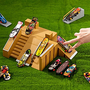 160 Pieces Fingerboard Finger Mini Skateboard Party Favors Toy Finger Boards Set with Double Sided Pattern Finger Toys Birthday Gift for Teens and Adults, Random Pattern