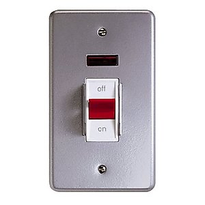 MK Metalclad Plus K5116 ALM Small 32 amp Triple Pole and Neutral Switch, White