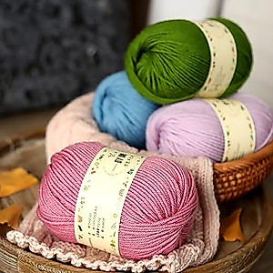 Yarn Ave 100% Merino Wool Yarn, 2 Balls/3.5oz Soft Warm Yarn for Hand Knitting&Crocheting Sweaters,Baby Projects,Hats,Scarfs,Dolls, 4ply Medium Weight (#01 Cream White)