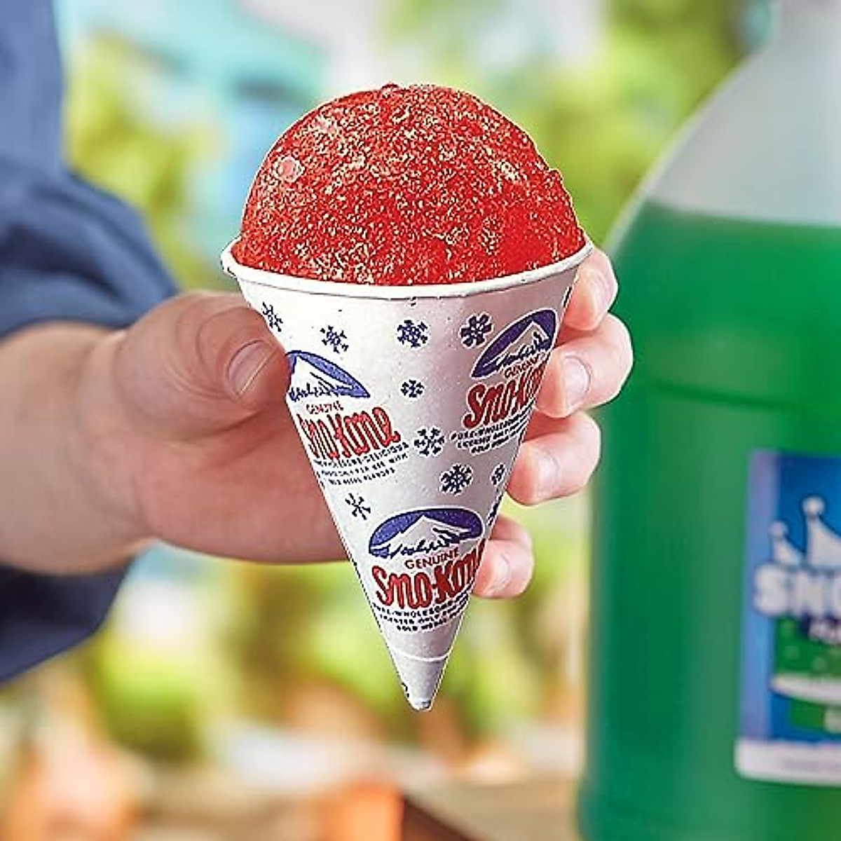 Concession Essentials 200 Count 6oz Snow Cone Cups with 200 8" Neon Spoon Straws