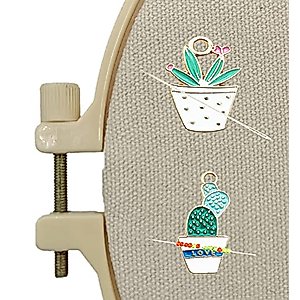 2 Pieces Magnetic Cactus Needle Minder Cute Cactus Plant Needle Nanny for Cross Stitch Sewing Supplier Needlework Accessories Gift to Wife Mother Grandmother Friends