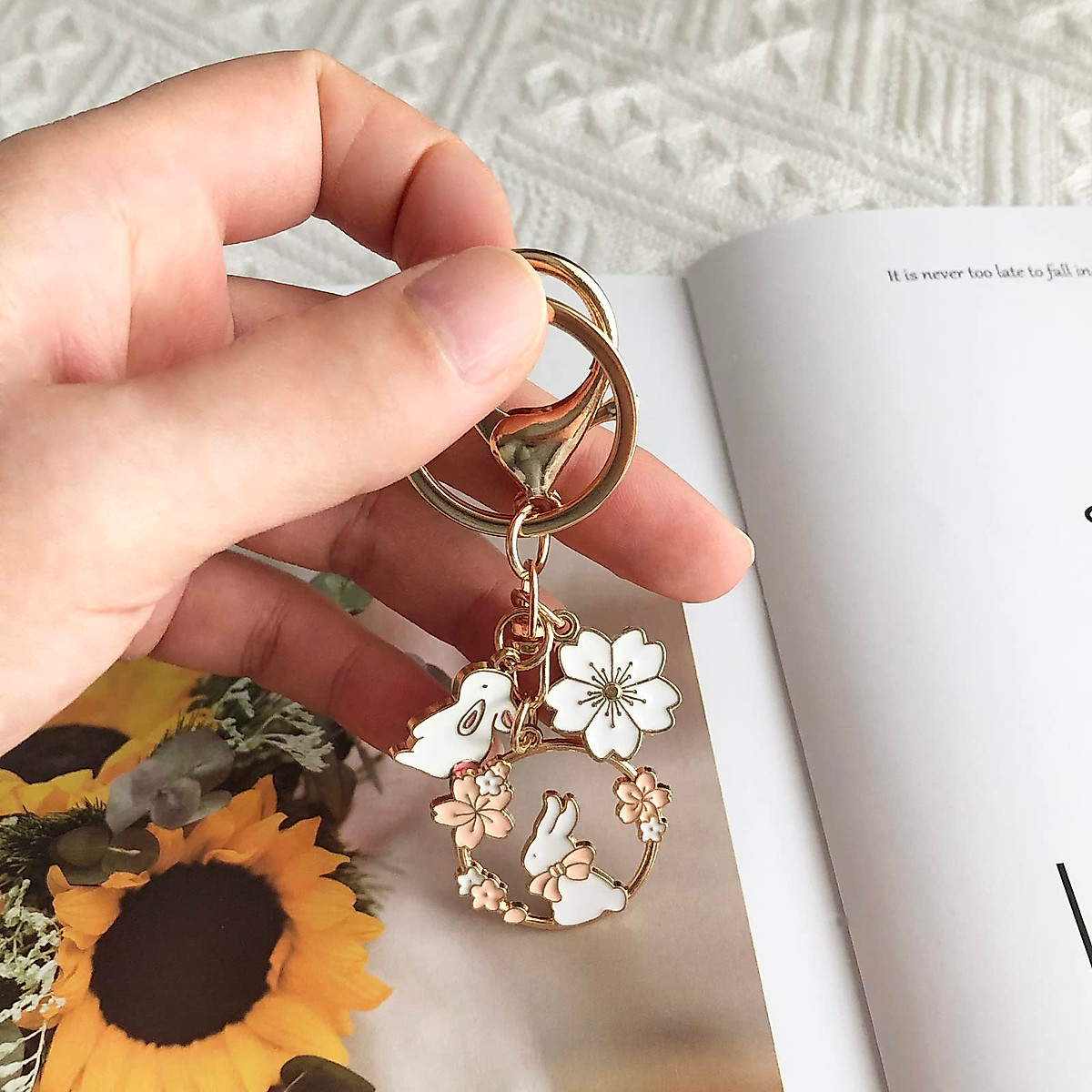 HOLAOCT Cute Keychains Aesthetic Bunny Keychain Accessories Kawaii Cat Key Ring for Women,Keychains Charm for Airpod,Backpack