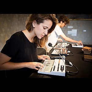 Arturia MicroFreak Vocoder Edition Hybrid Synthesizer