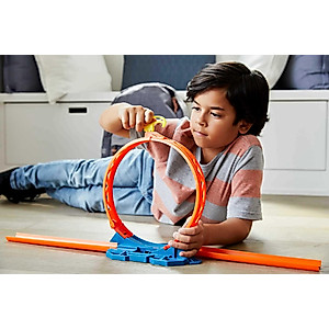 Hot Wheels Track Builder Unlimited Playset Loop Kicker Pack, 10 Track Component Parts & 1:64 Scale Toy Car