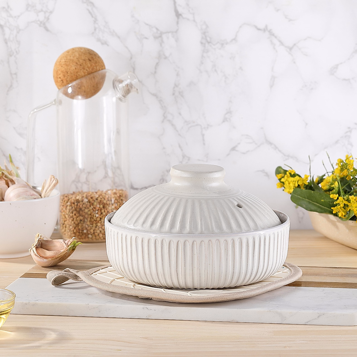 2PCS Silicone Pot Holders, OHOLA Stylish Heat Resistant Hot Pads with Pockets, Non Slip Potholders for Kitchen Baking and Cooking (7.87 x 7.87 Inches, Cream-Colored)