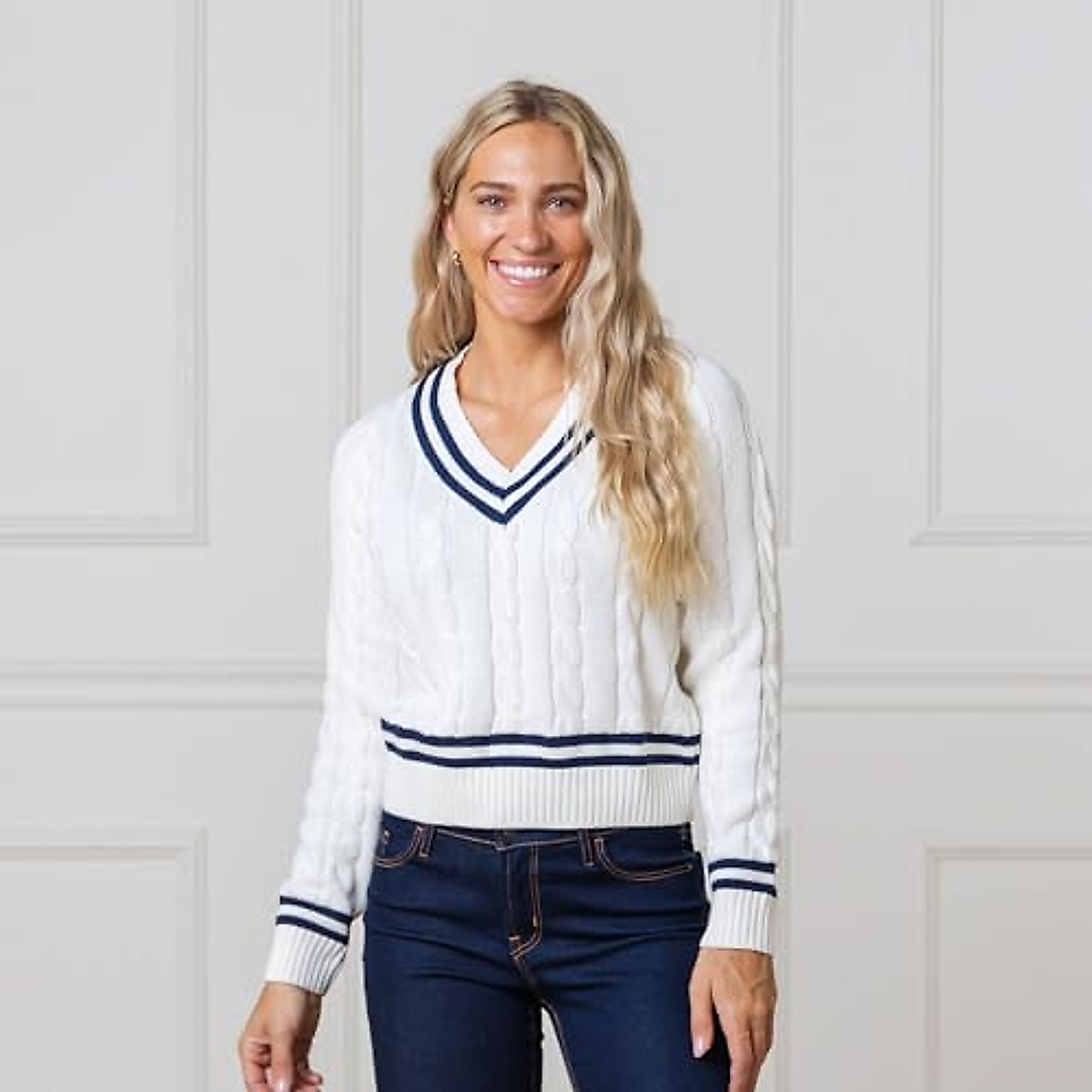 Hope & Henry Women's Organic Long Sleeve V-Neck Cricket Sweater, Large, Soft White Cable with Navy